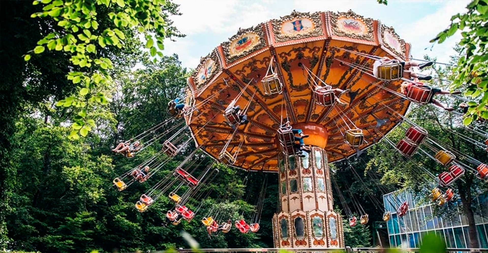 Tivoli Friheden i Aarhus - Forlystelser og Koncerter