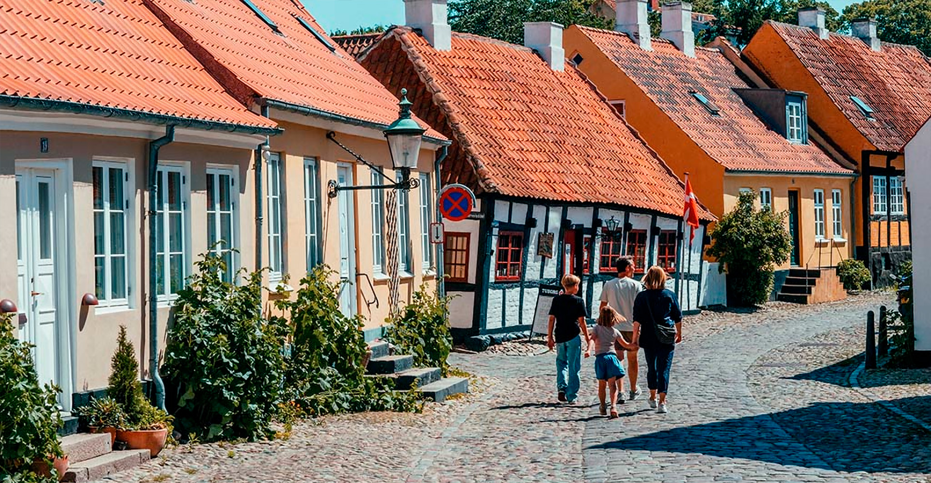 Ebeltoft - Historisk Kystby med Hyggelige Gader